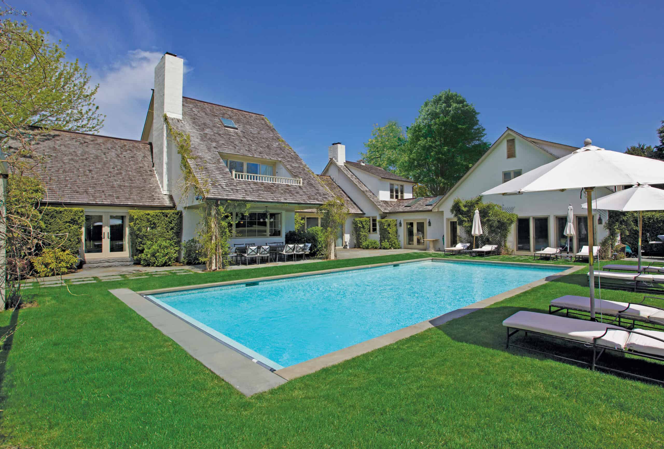Southampton Estate In A Privileged Enclave — Hamptons Real Estate ...